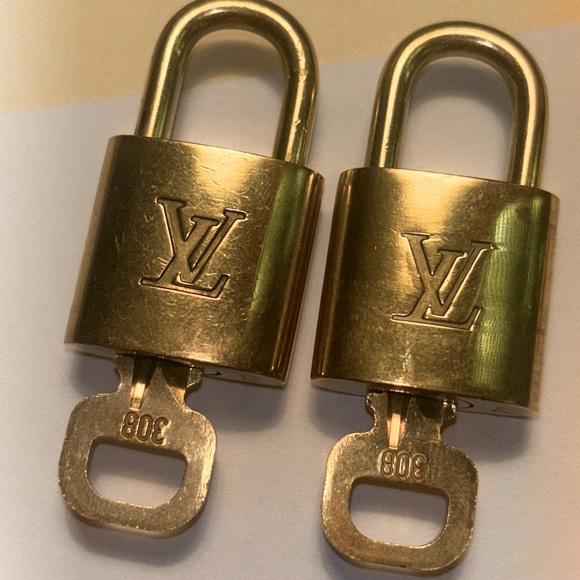Louis Vuitton | Accessories | Authentic Louis Vuitton Lock And Key 38 ...